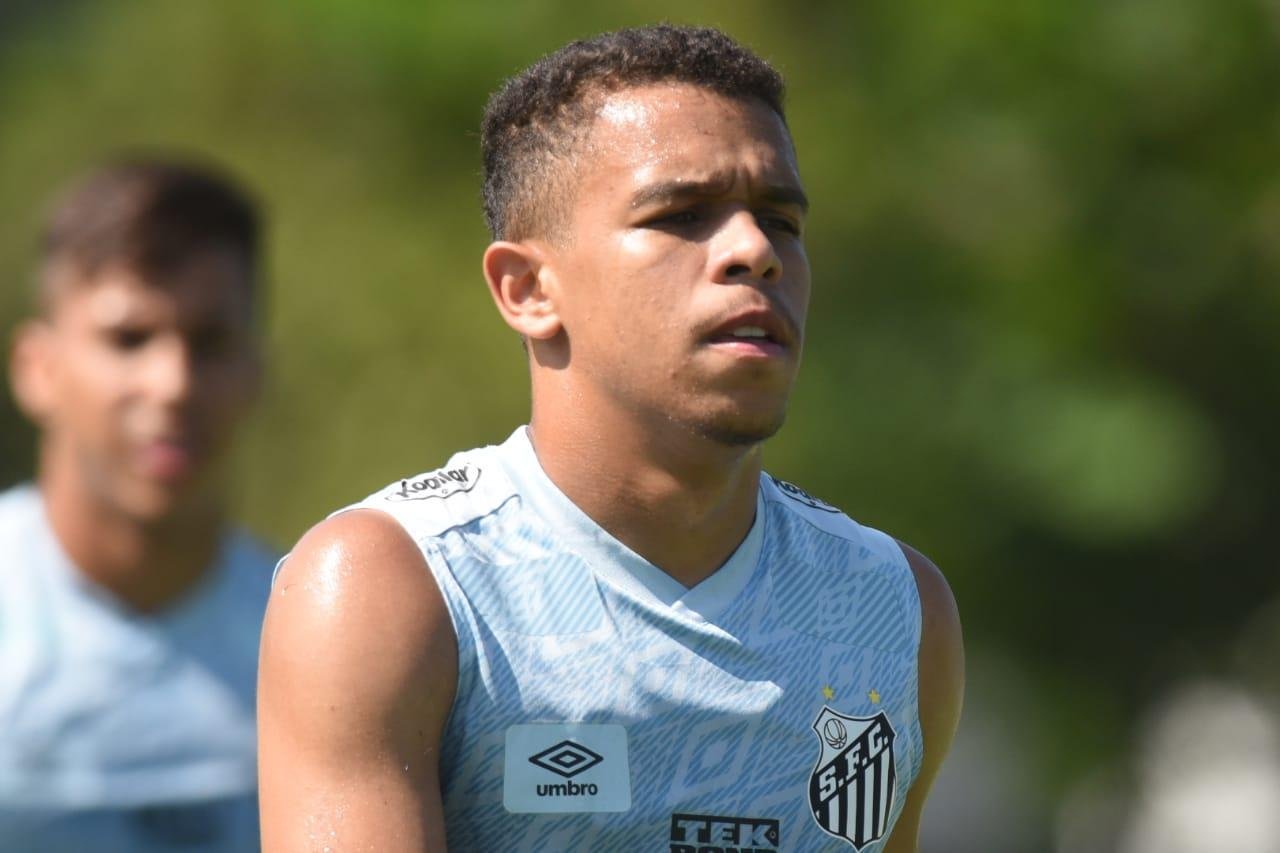Aposta do Santos, volante Sandry estende contrato até 2025 - Superesportes