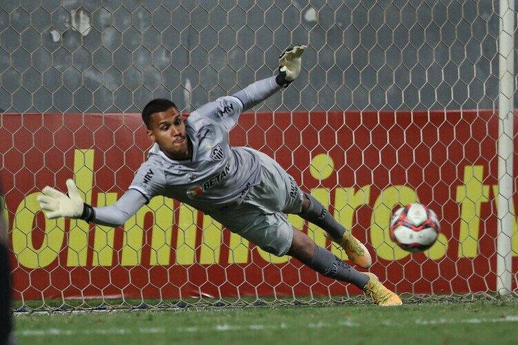 De contrato renovado, Matheus Mendes será titular pela 1ª vez no ...