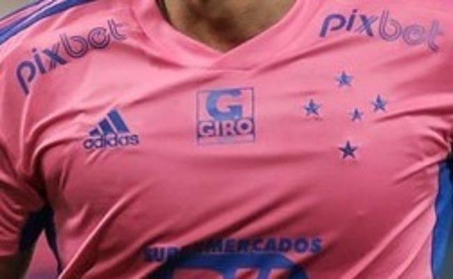 Torcida esgota camisa rosa do Cruzeiro, que lançará modelo do acesso ...