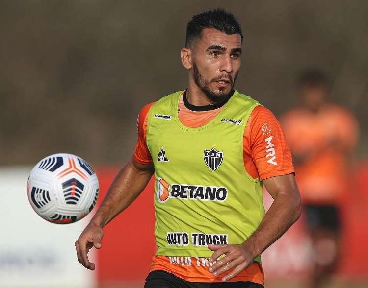 Alonso é convocado pelo Paraguai e será desfalque do Galo no Brasileiro ...