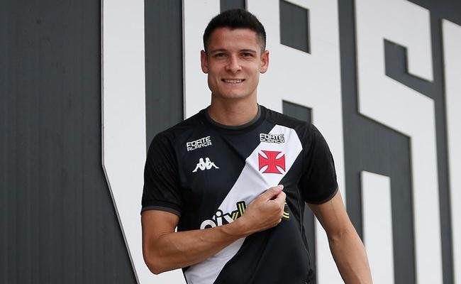 Matheus Barbosa é apresentado e compara situações de Vasco e Cruzeiro ...