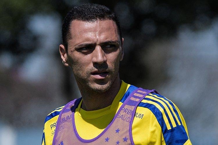 Rômulo revela participação do goleiro Fábio em seu retorno ao Cruzeiro ...