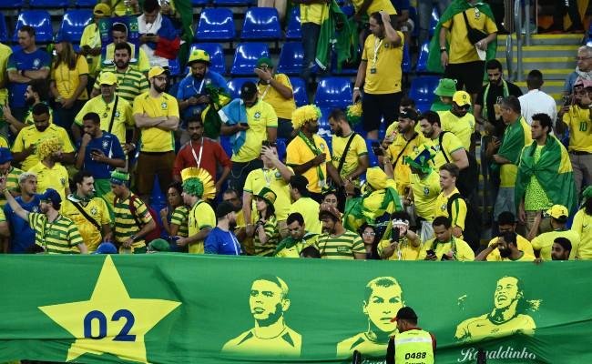 Torcida do Brasil faz festa no metrô de Doha: 'o campeão chegou ...