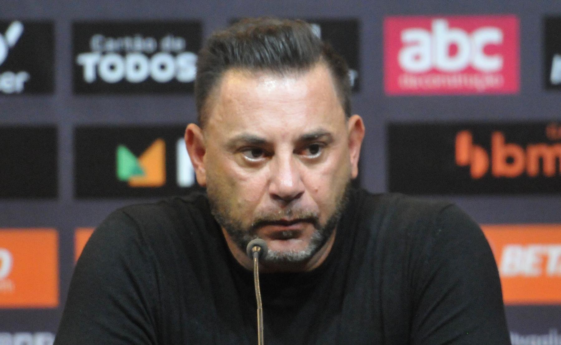 Turco faz cinco mudanças na escalação do Atlético para jogo contra o ...