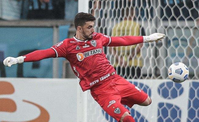 Rafael celebra volta ao gol do Atlético e ganha incentivo de Everson ...