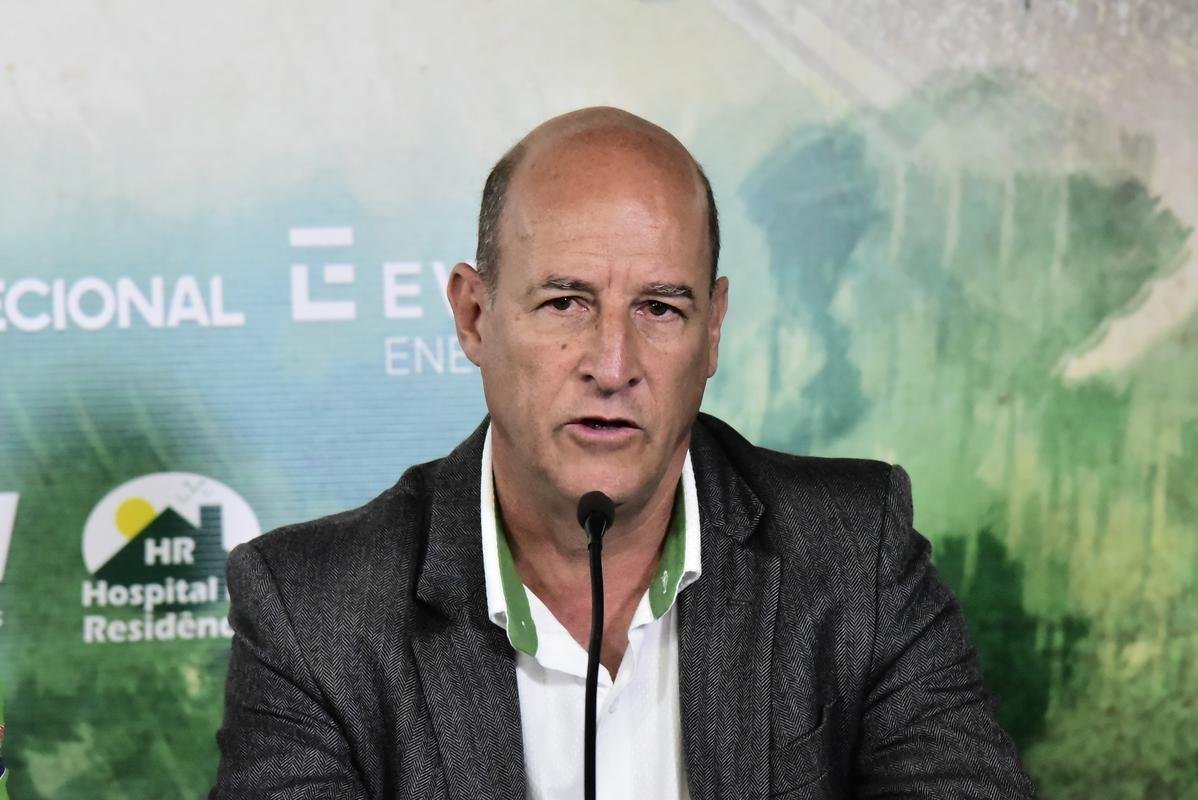 Fotos da apresentação de Emmanuel Martinez no América - Superesportes