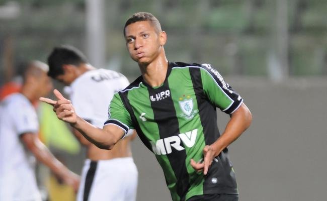 Richarlison interage com América em comemoração à vitória na ...