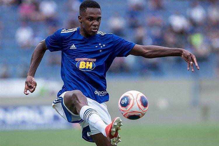 Cruzeiro libera Alexandre Jesus para acertar com o Fluminense ...