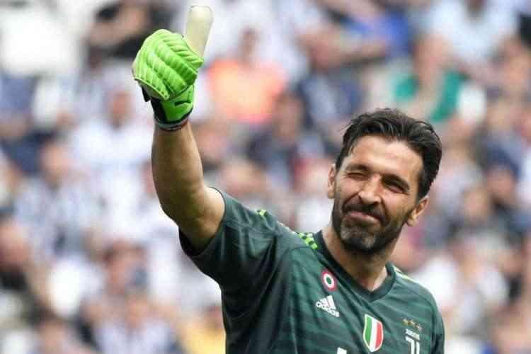 Buffon confirma saída da Juventus e diz que está 'refletindo' sobre ...