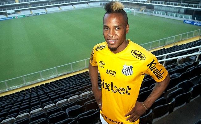 Santos oficializa a contratação por empréstimo de Jhojan Julio, da LDU ...