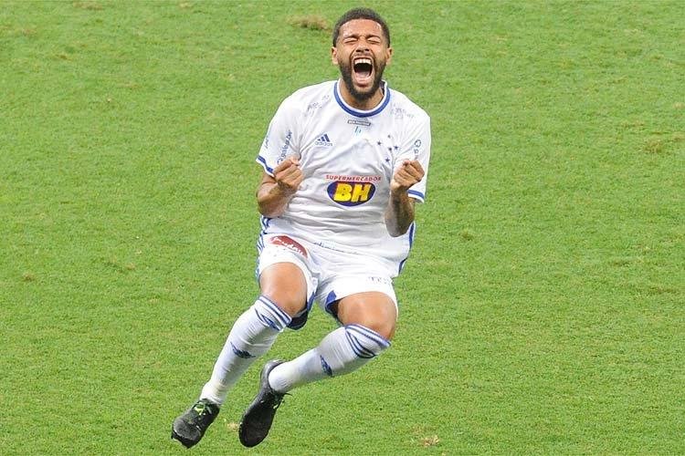 Filipe Machado celebra boa atuação do Cruzeiro e belo gol de falta ...