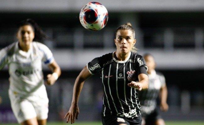 Corinthians: Tamires pede desculpa após polêmica com torcedores ...