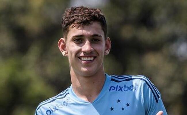 Cruzeiro informa que cirurgia no ombro direito de Stênio foi bem ...