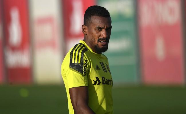 Alvo do Atlético, Edenílson se reapresenta em pré-temporada do Inter ... Alvo do Atlético, Edenílson se reapresenta em pré-temporada do Inter ...