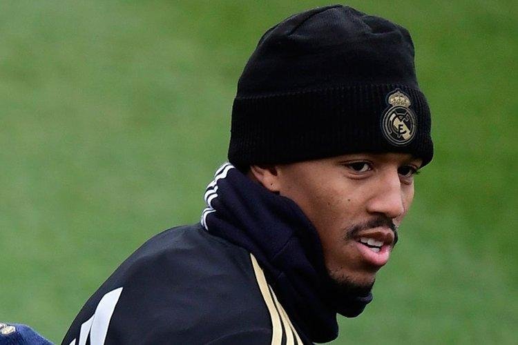 Militão testa positivo para COVID-19 e desfalca Real Madrid na Liga dos ...