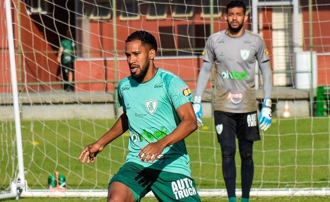 Everaldo elogia esquema de Mancini e projeta coisas grandes para o ...