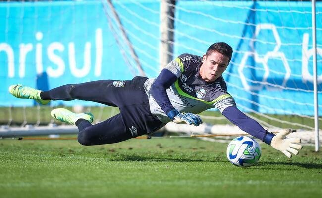 Grêmio pode ter Brenno como goleiro titular contra o Flamengo; entenda ...
