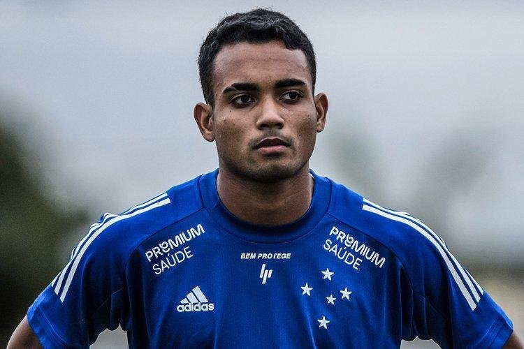 Após boas apresentações pelo lado direito, Airton se coloca à ...