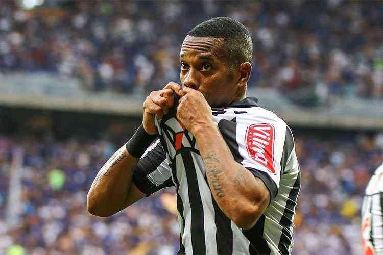 Robinho é intimado a informar quando estará no Brasil para marcar nova ...